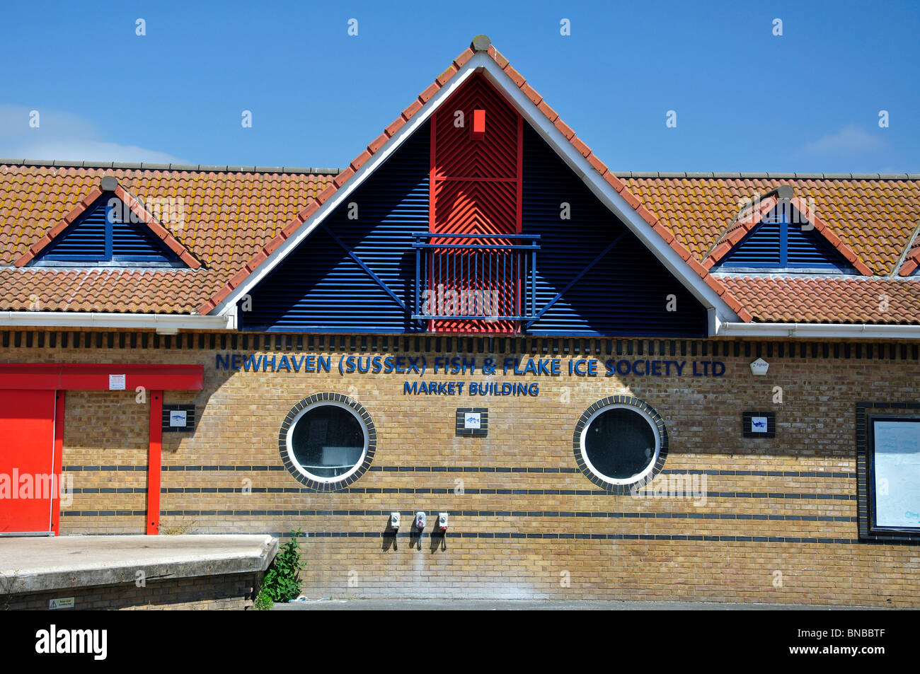 Newhaven fish market hi-res stock photography and images - Alamy