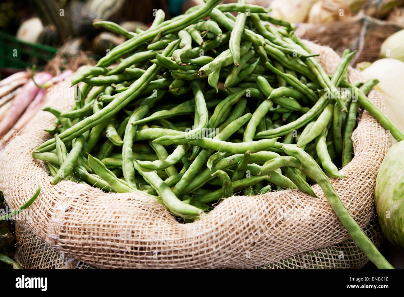 Colombian fruit and vegetable market Stock Photo - Alamy