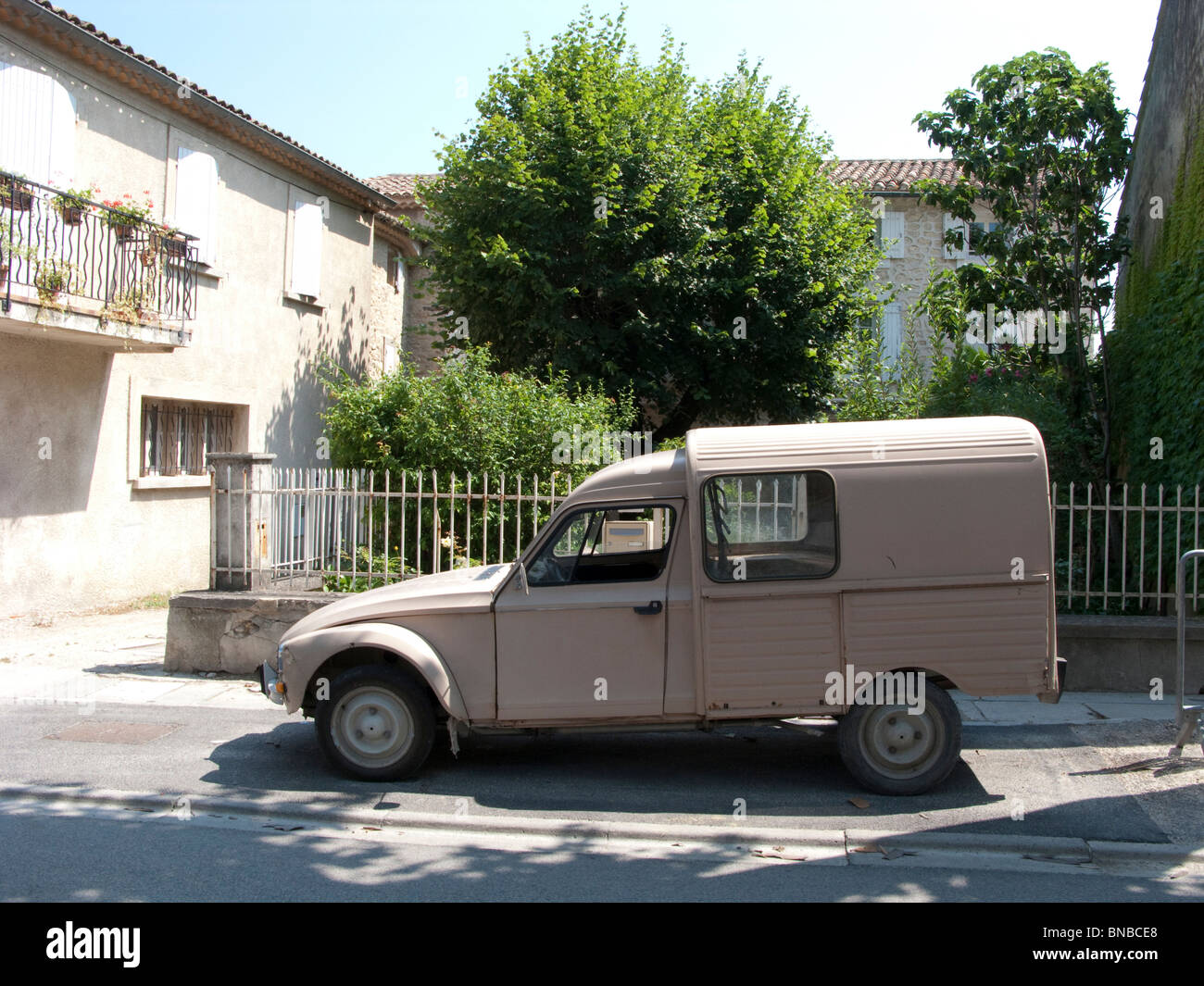 Citroen 2cv , classic , french classic, Franch , van Stock Photo - Alamy