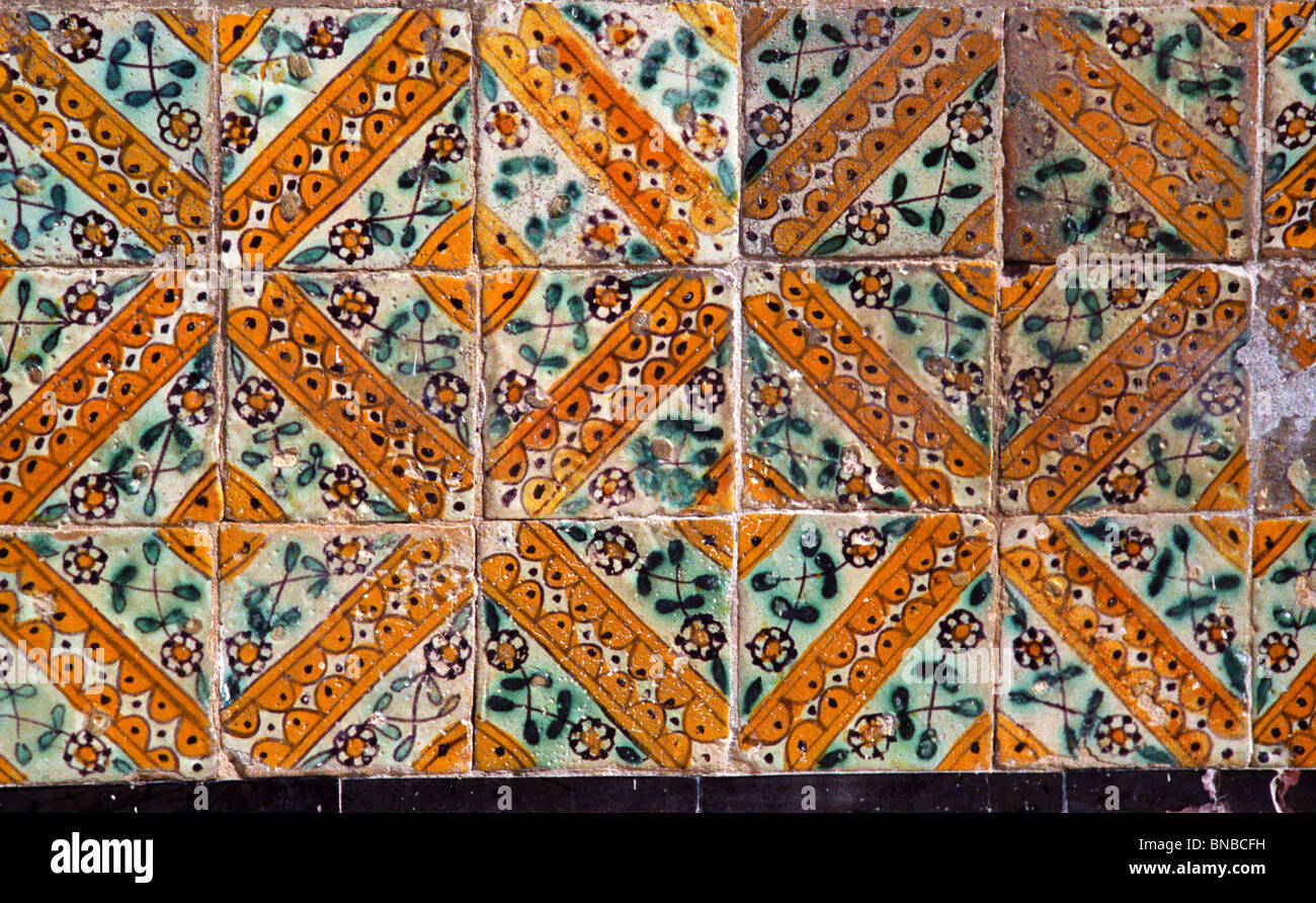 Tunisia tile islamic arab art hi-res stock photography and images - Alamy