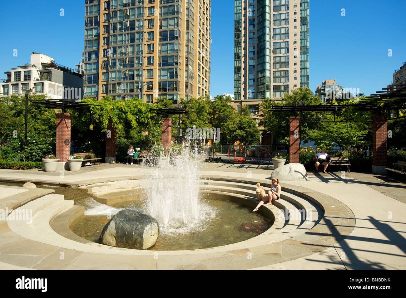 Emory Barnes park in the Yaletown neighbourhood in downtown Vancouver ...