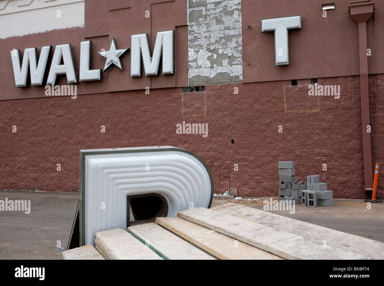 Installed construction hi-res stock photography and images - Alamy