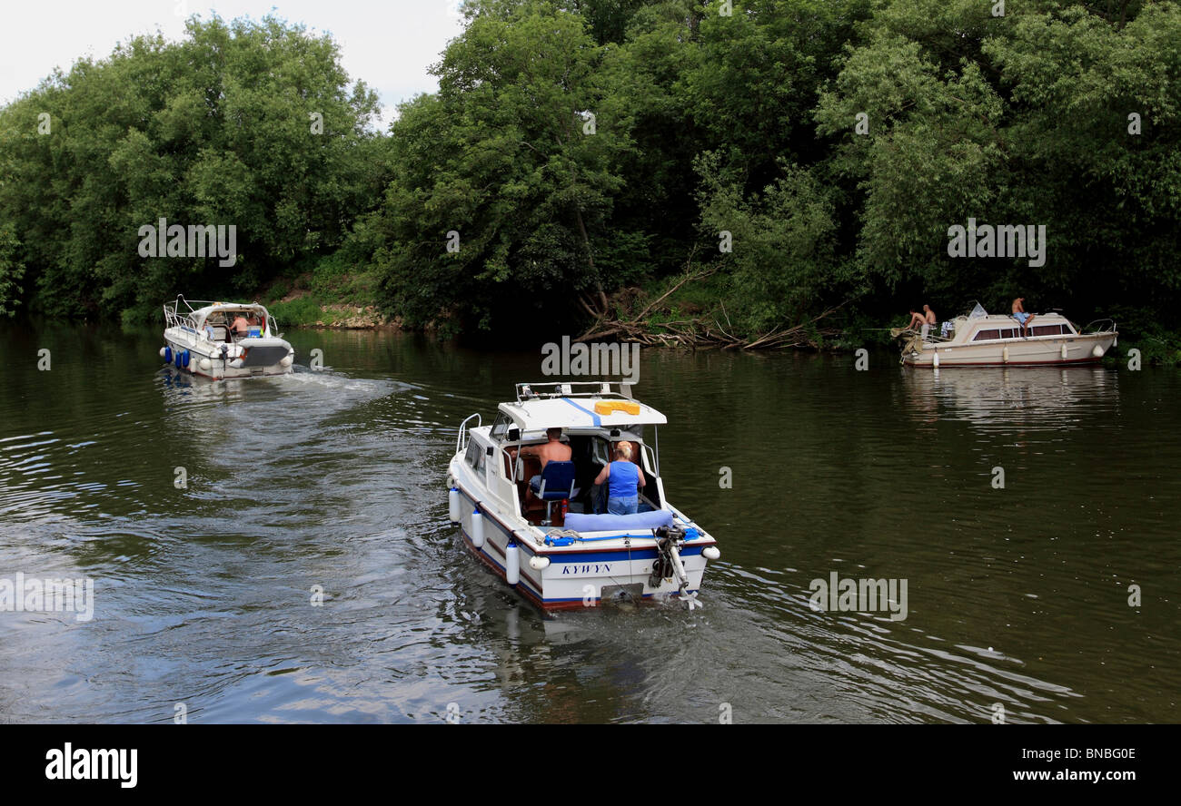 Maidstone kent england river boat hi-res stock photography and images ...