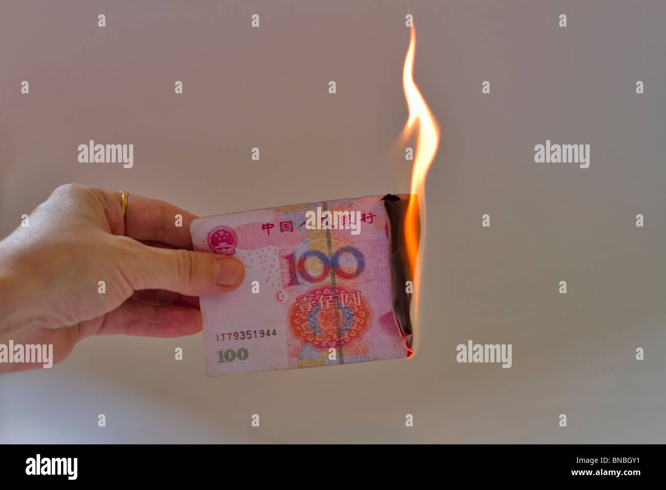 100 yuan note hi-res stock photography and images - Alamy
