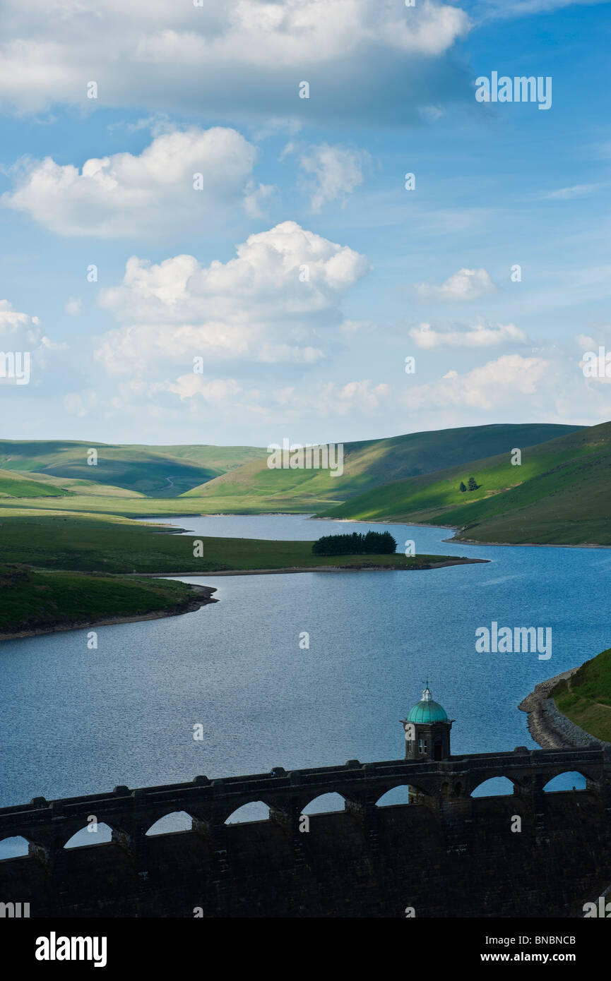 Craig Goch dam and reservoir, Elan Valley, Powys, Wales Stock Photo - Alamy