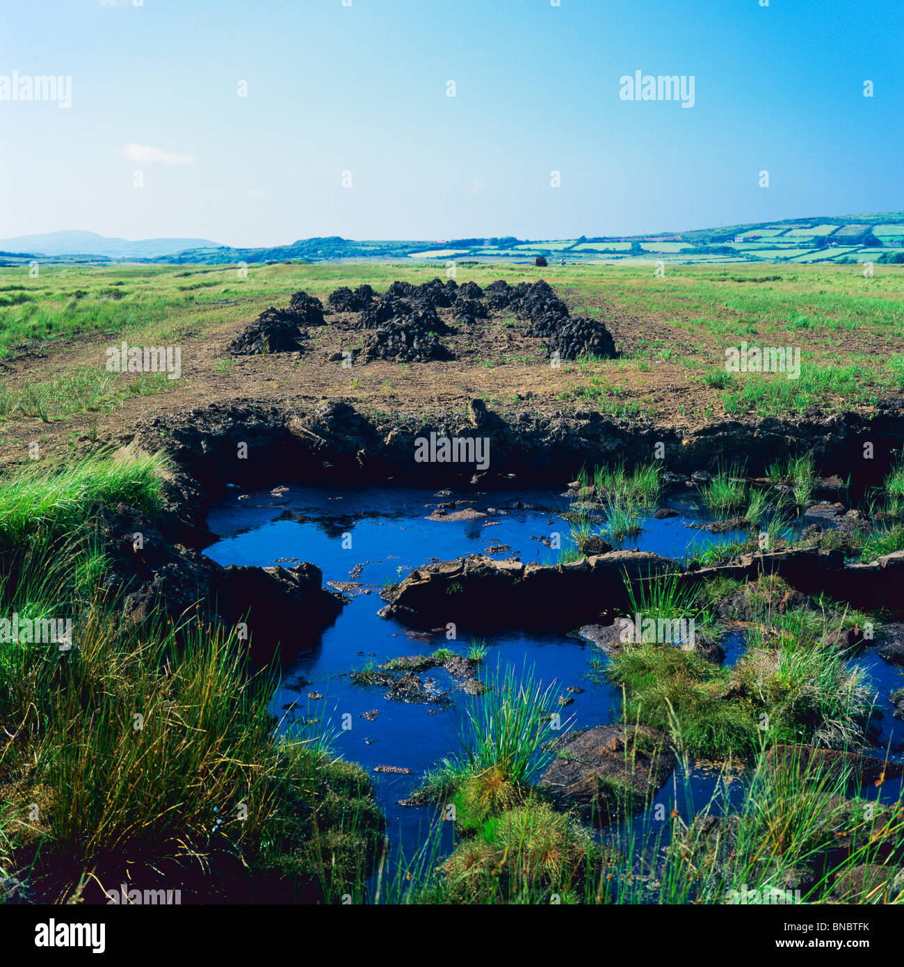 Ireland peat extraction hi-res stock photography and images - Alamy