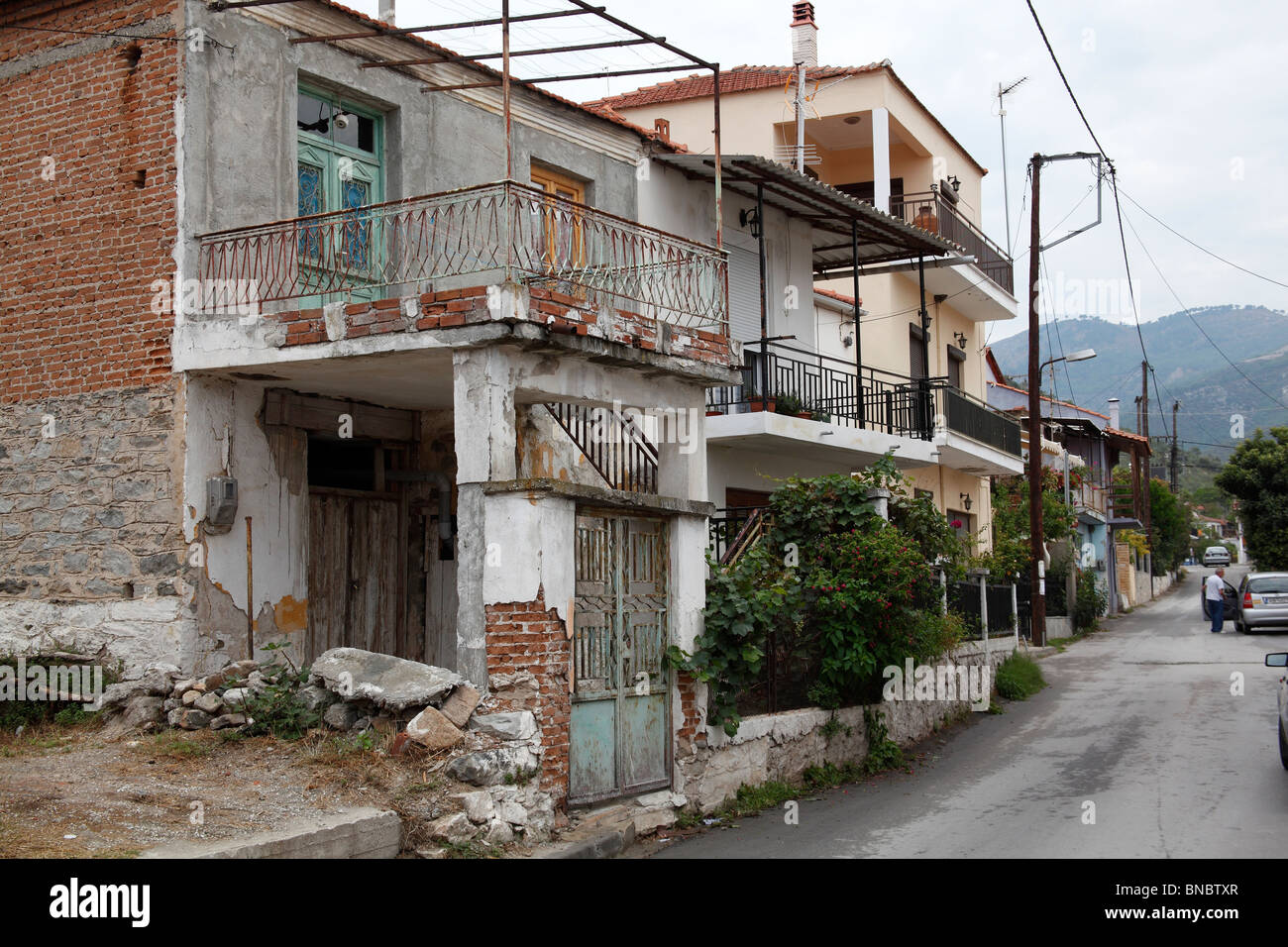 Greek street scene hi-res stock photography and images - Alamy