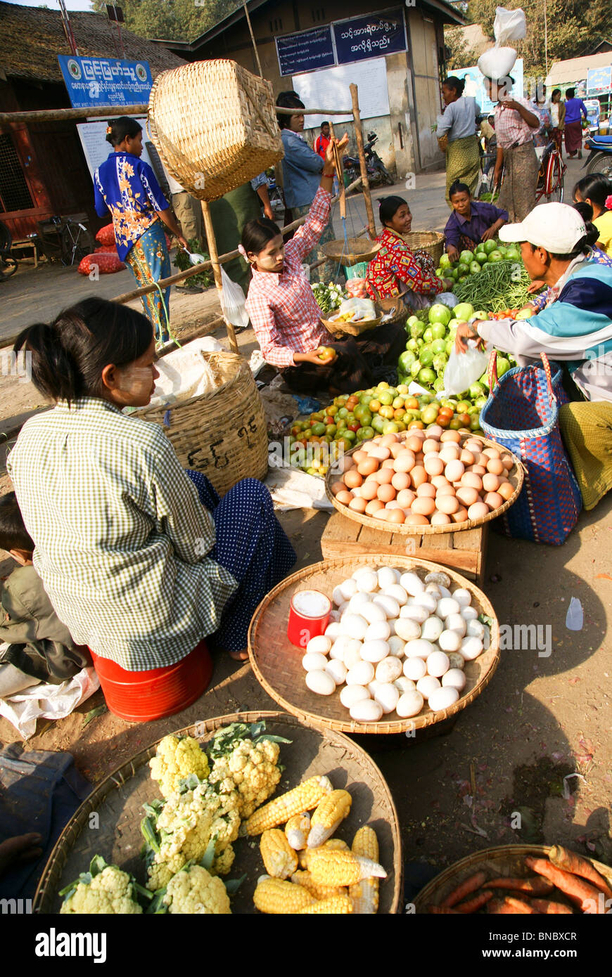 Myanmar, Bagan, vegetable market Stock Photo - Alamy