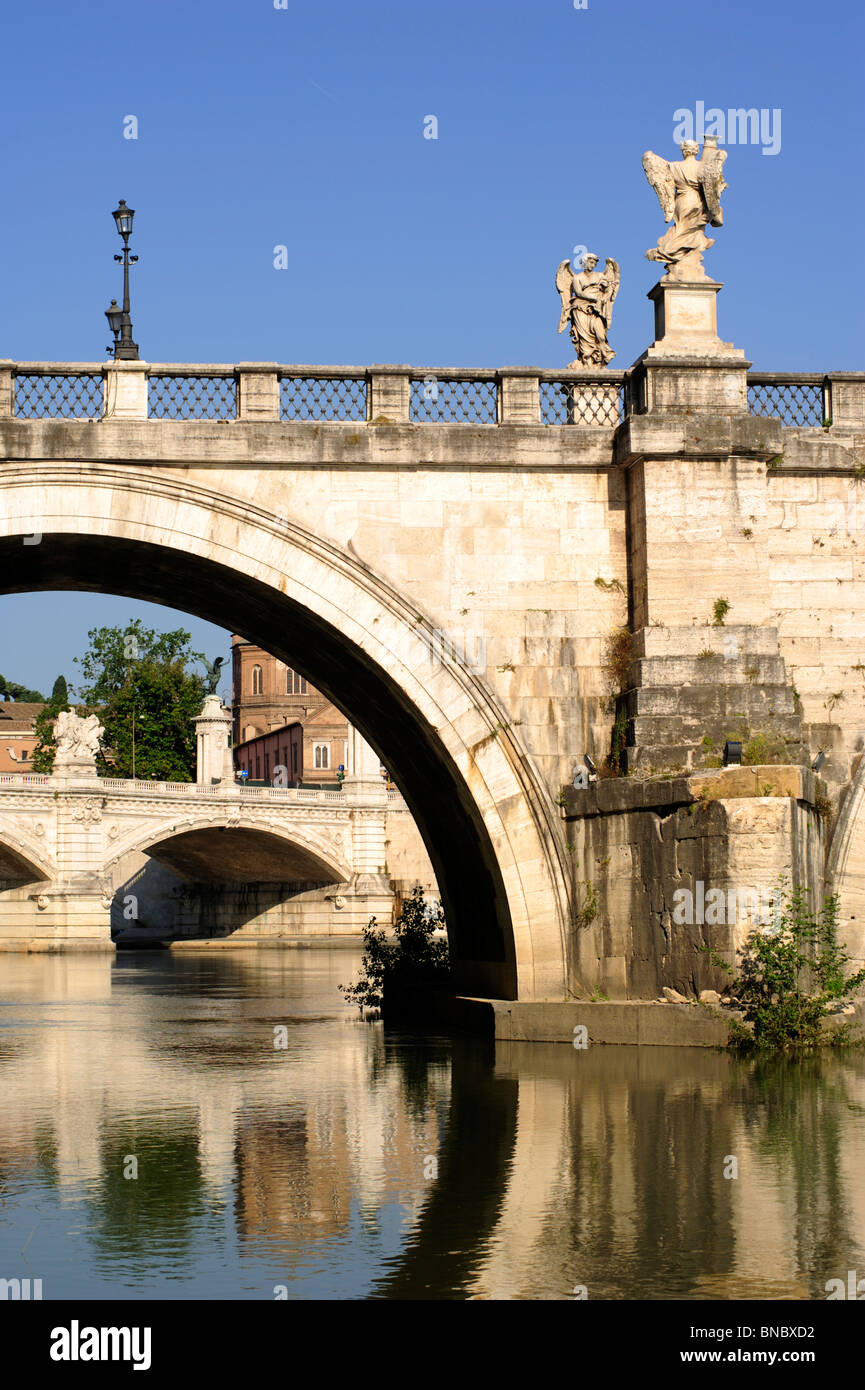 Ancient bridges over river tiber in rome hi-res stock photography and ...