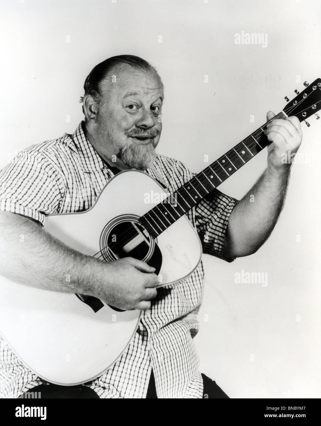 BURL IVES (1909-95) US folk singer and actor Stock Photo - Alamy