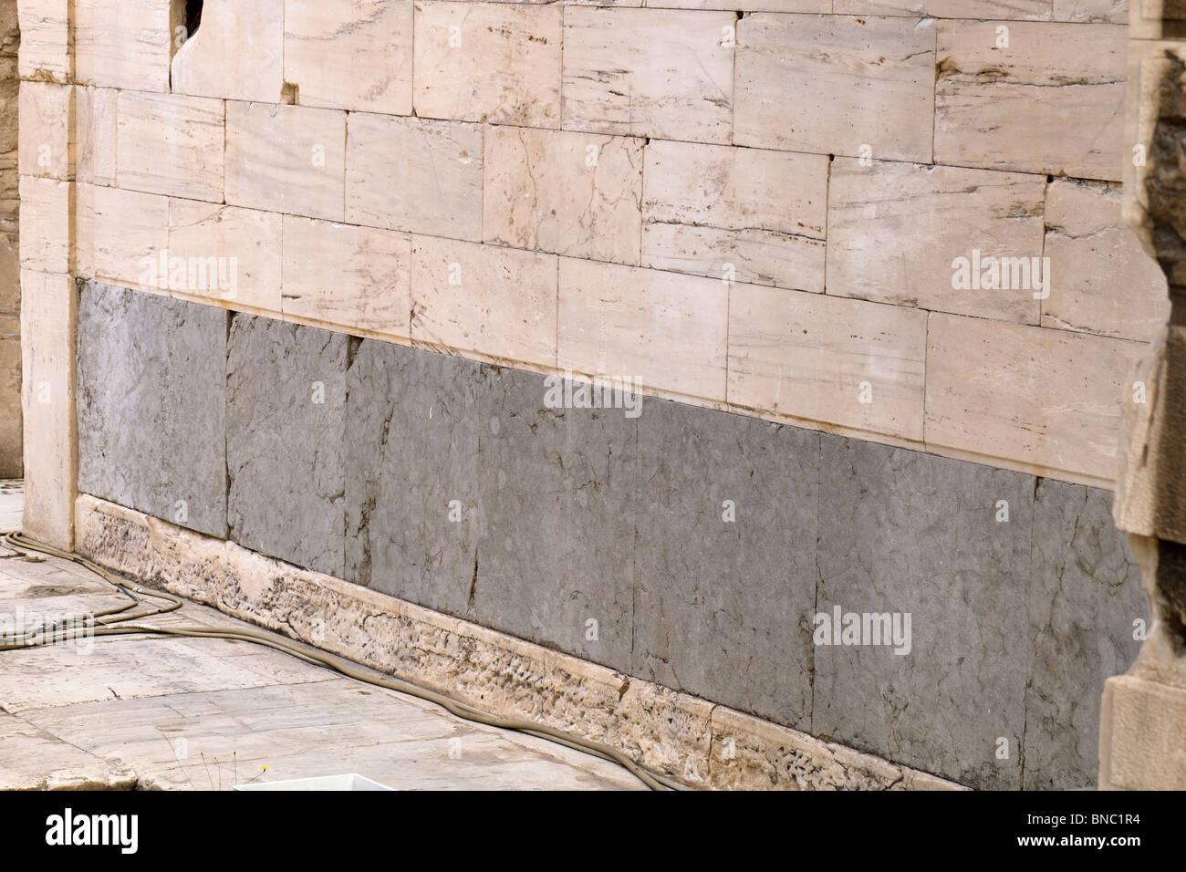 Dark gates hi-res stock photography and images - Alamy