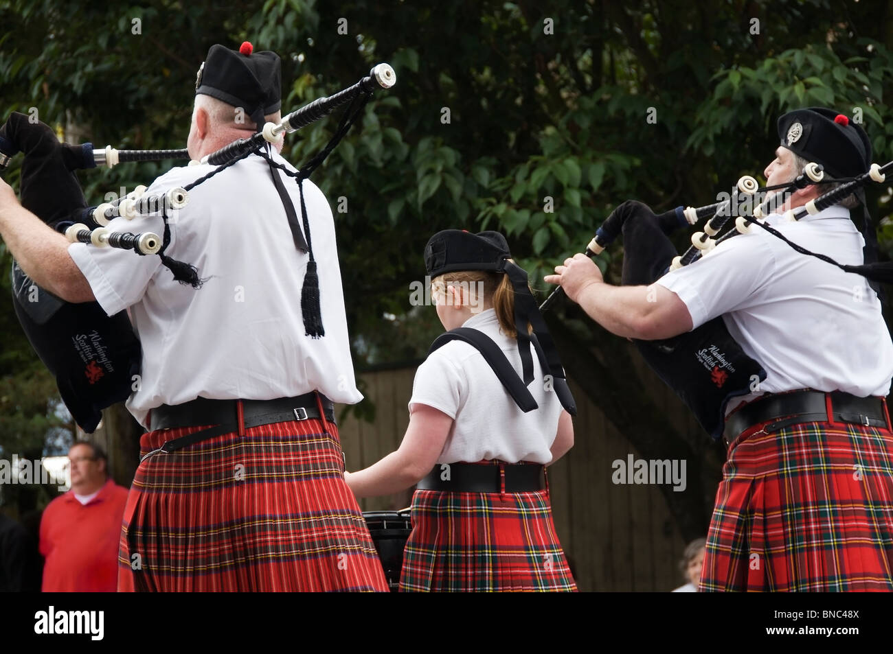Scottish pipe band parade hi-res stock photography and images - Alamy
