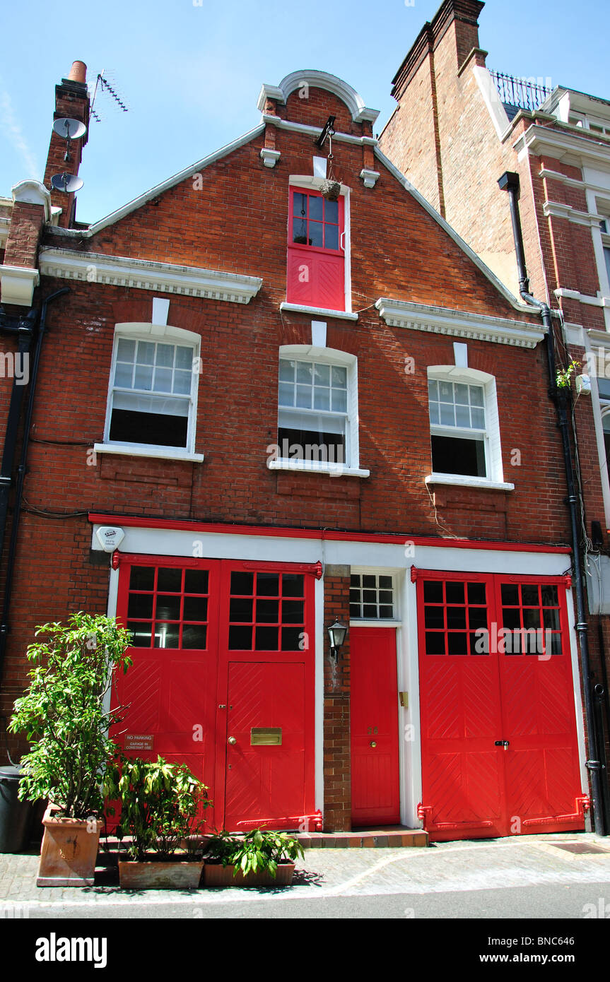 Mews house bruton place mayfair hi-res stock photography and images - Alamy