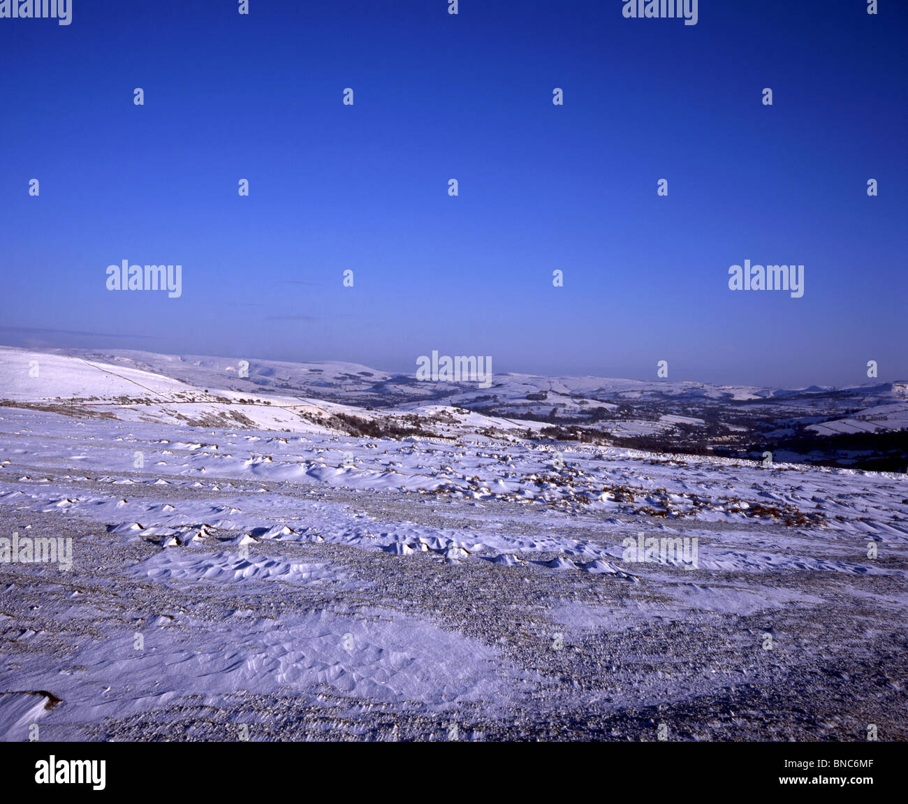 Windgather rocks peak district national park hi-res stock photography ...