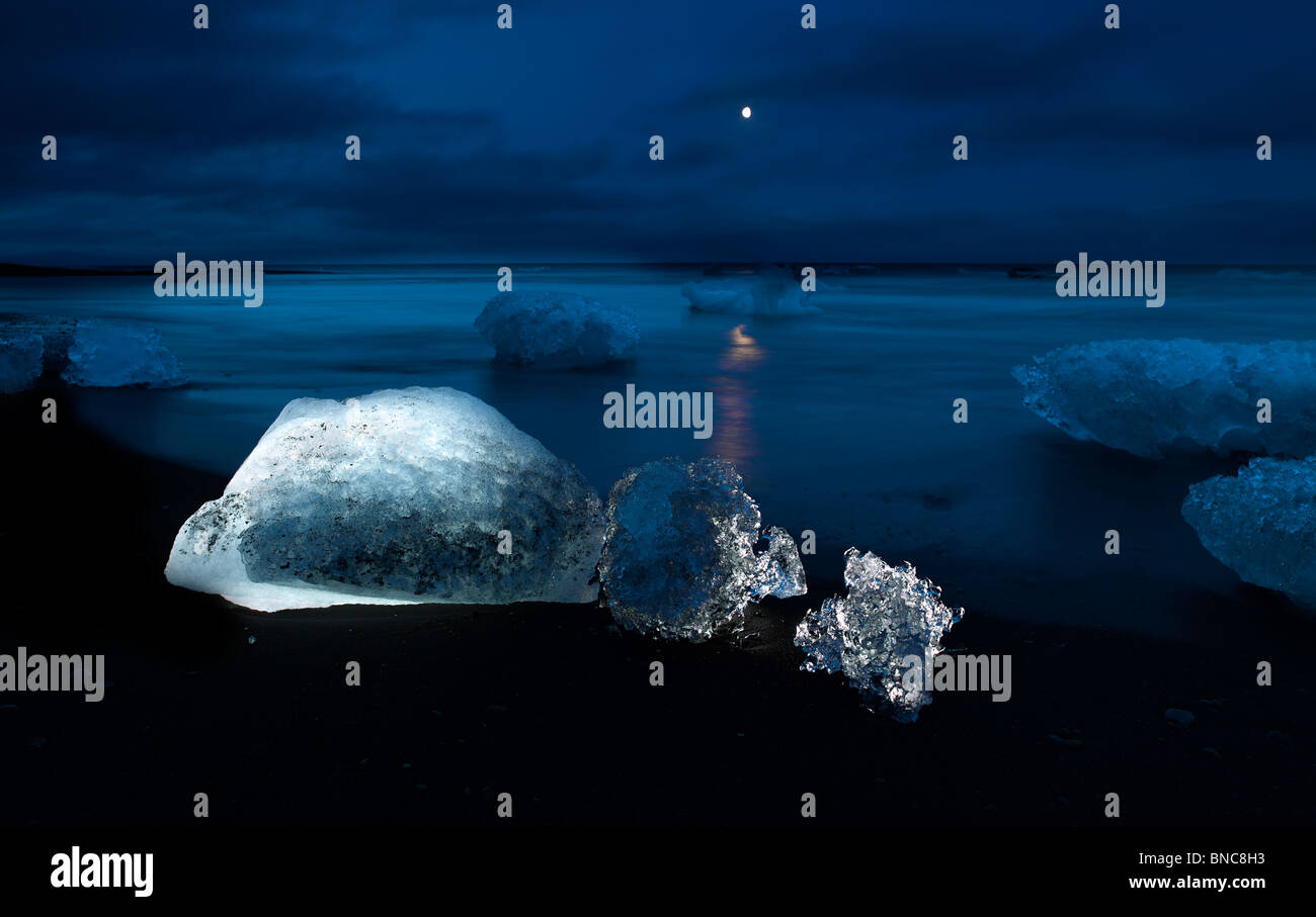 The lagoon by moonlight hi-res stock photography and images - Alamy