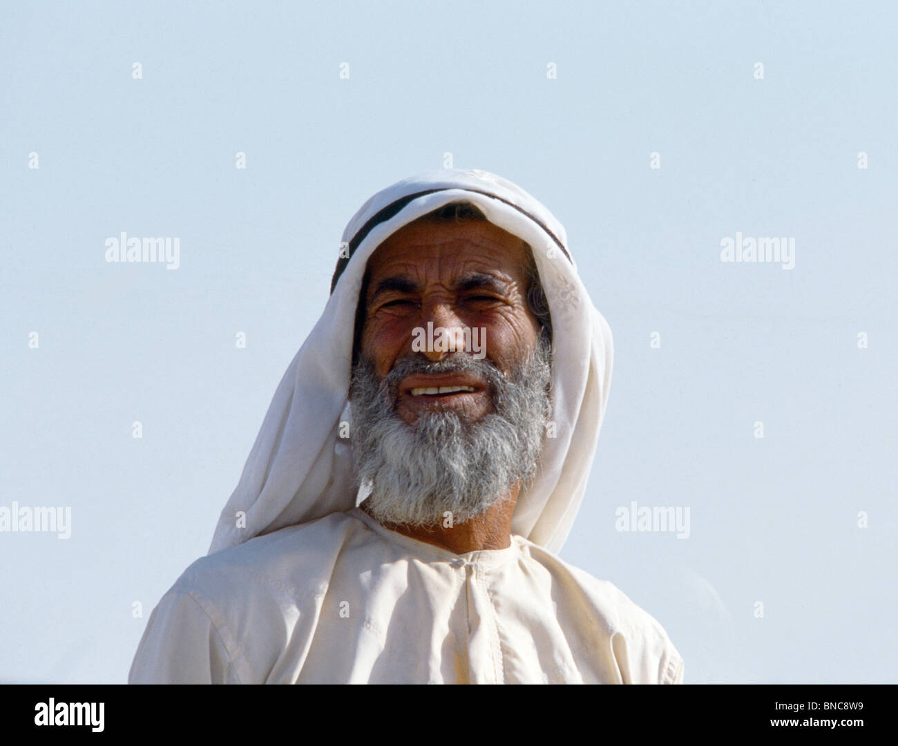 Dubai UAE Elderly Man Wearing Dish Dash Stock Photo - Alamy