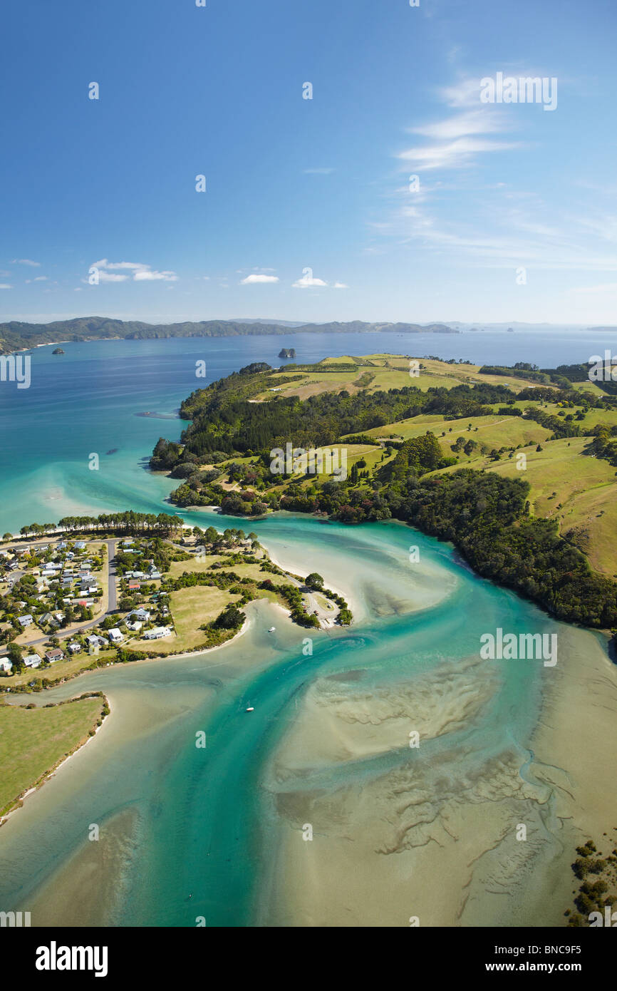 Cooks beach new zealand hi-res stock photography and images - Alamy