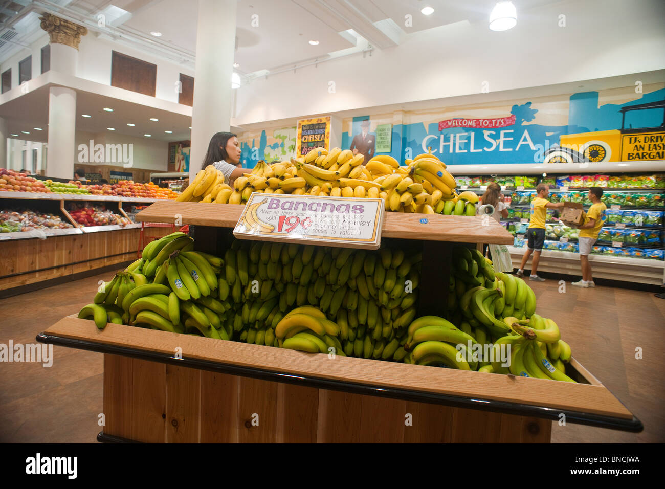 Trader joes store hi-res stock photography and images - Alamy