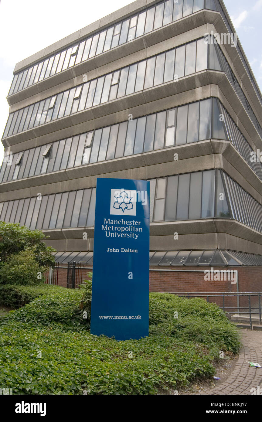 Manchester metropolitan university hi-res stock photography and images ...
