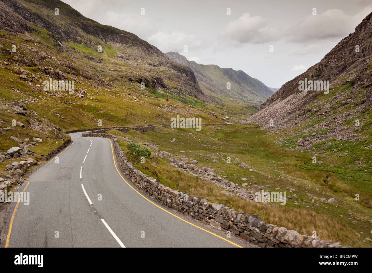 Driving the llanberis pass hi-res stock photography and images - Alamy