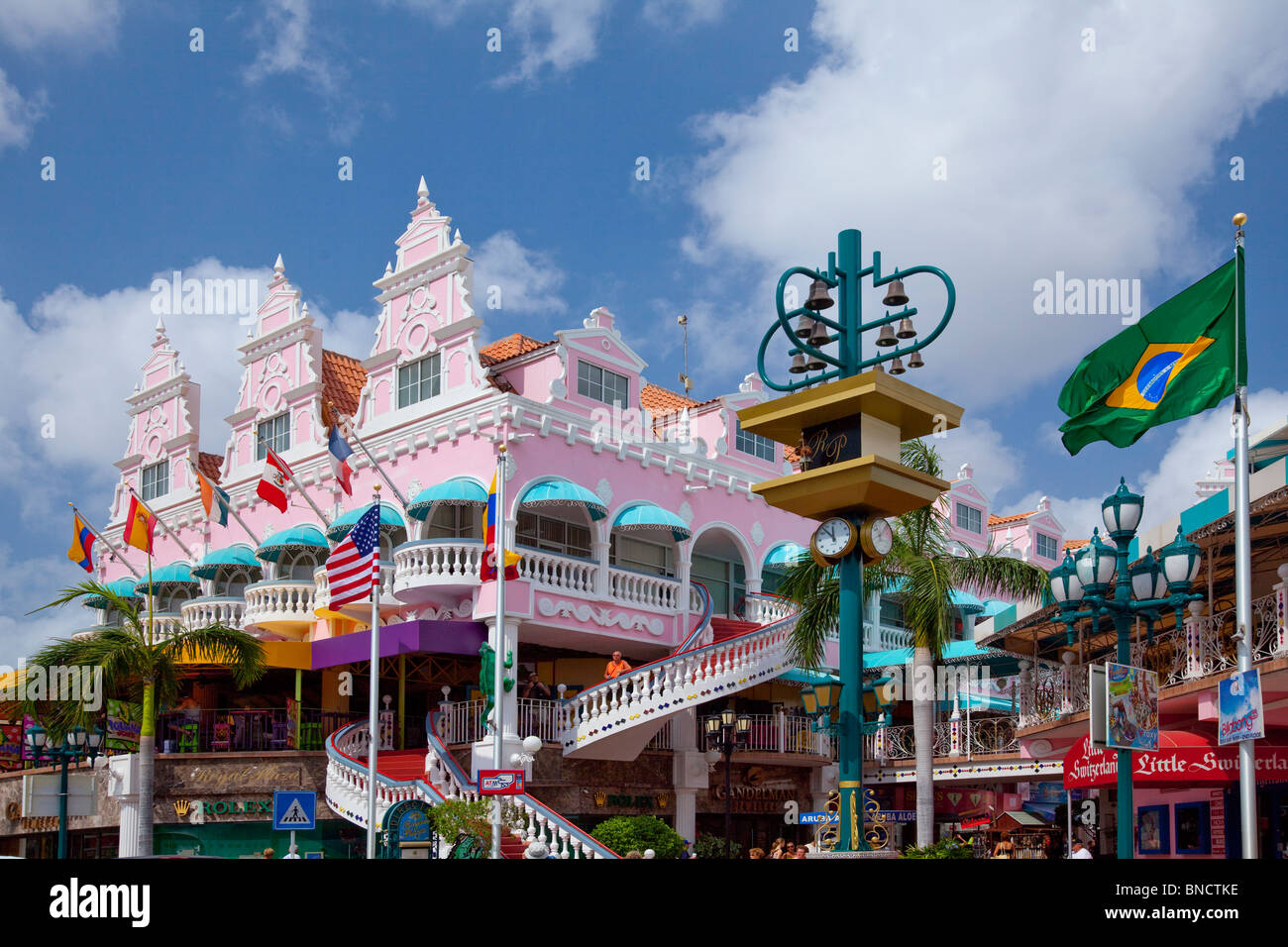 Streets dutch architecture in aruba hi-res stock photography and images ...