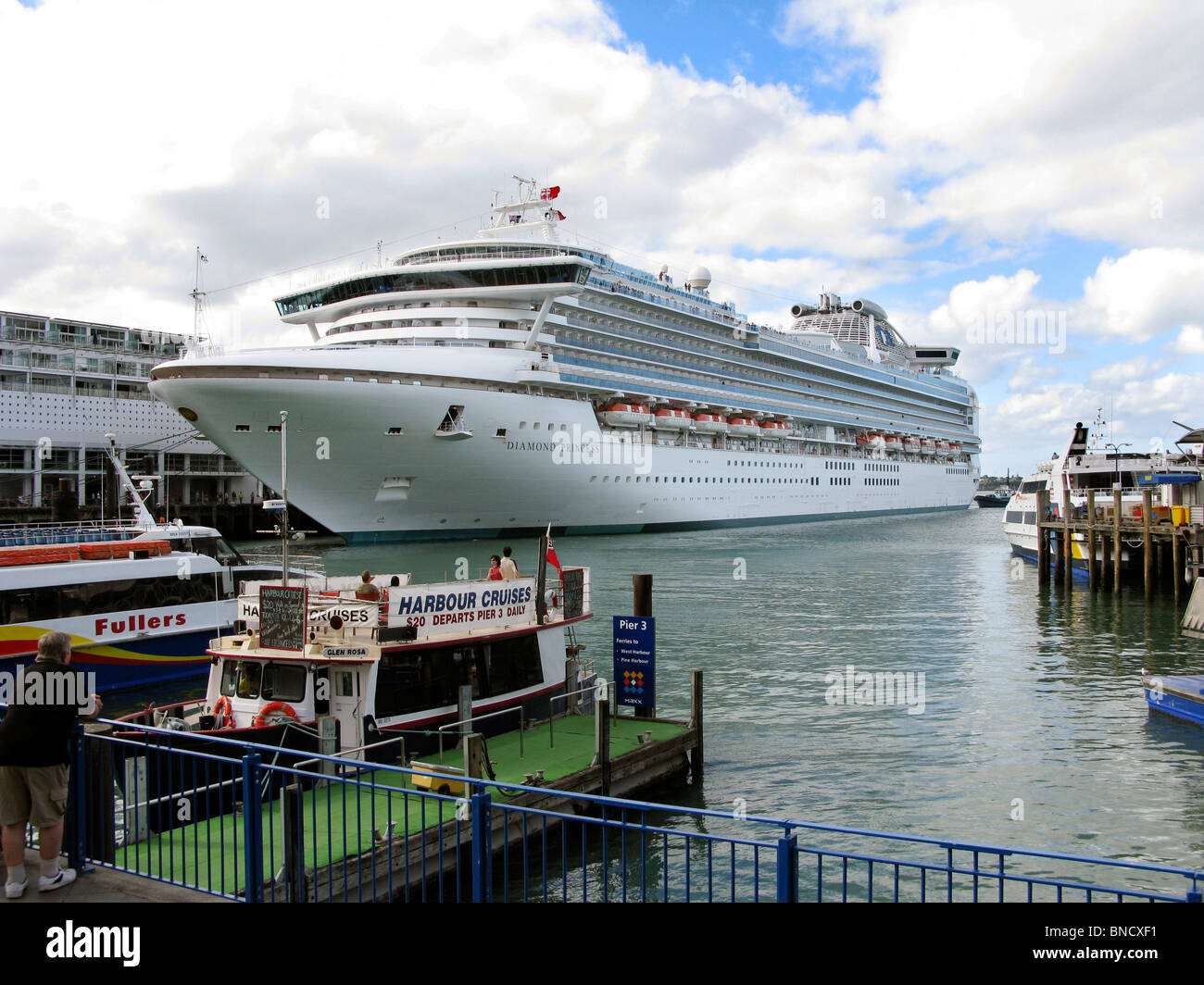 DIAMOND PRINCESS Cruise ship in harbour of Auckland New Zealand 2010 ...