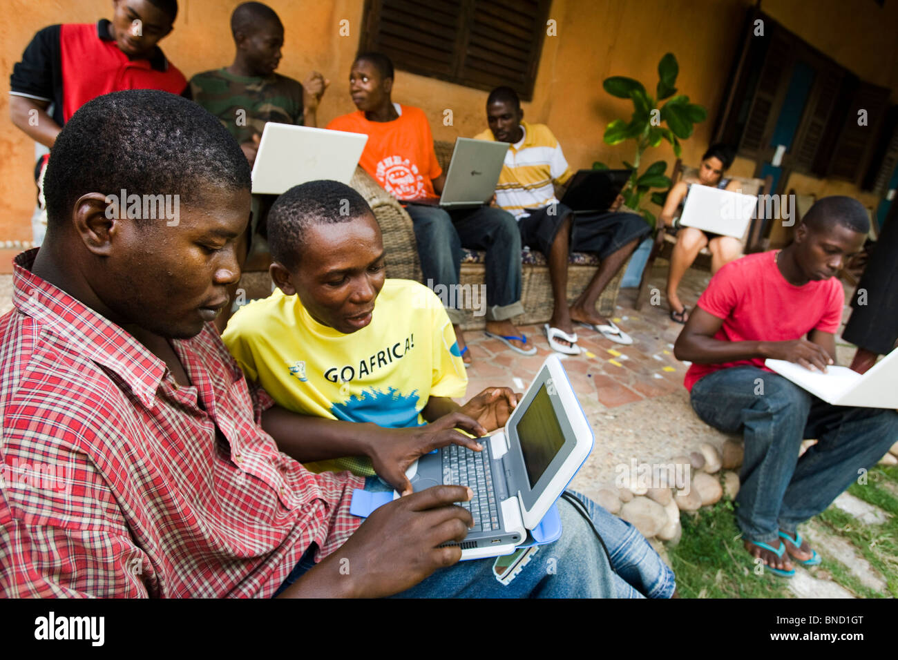 Internet africa students hi-res stock photography and images - Alamy