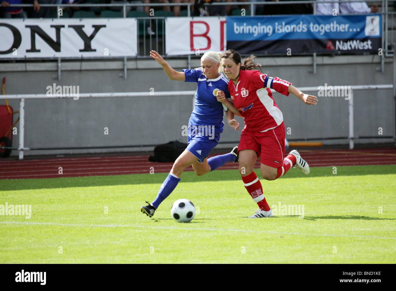 Shoulder charge hi-res stock photography and images - Alamy