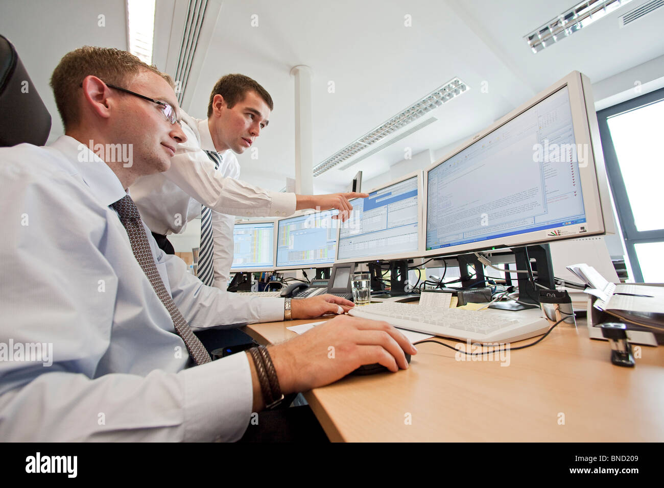 European Energy Exchange, EEX, brokers in the trading room at computers ...