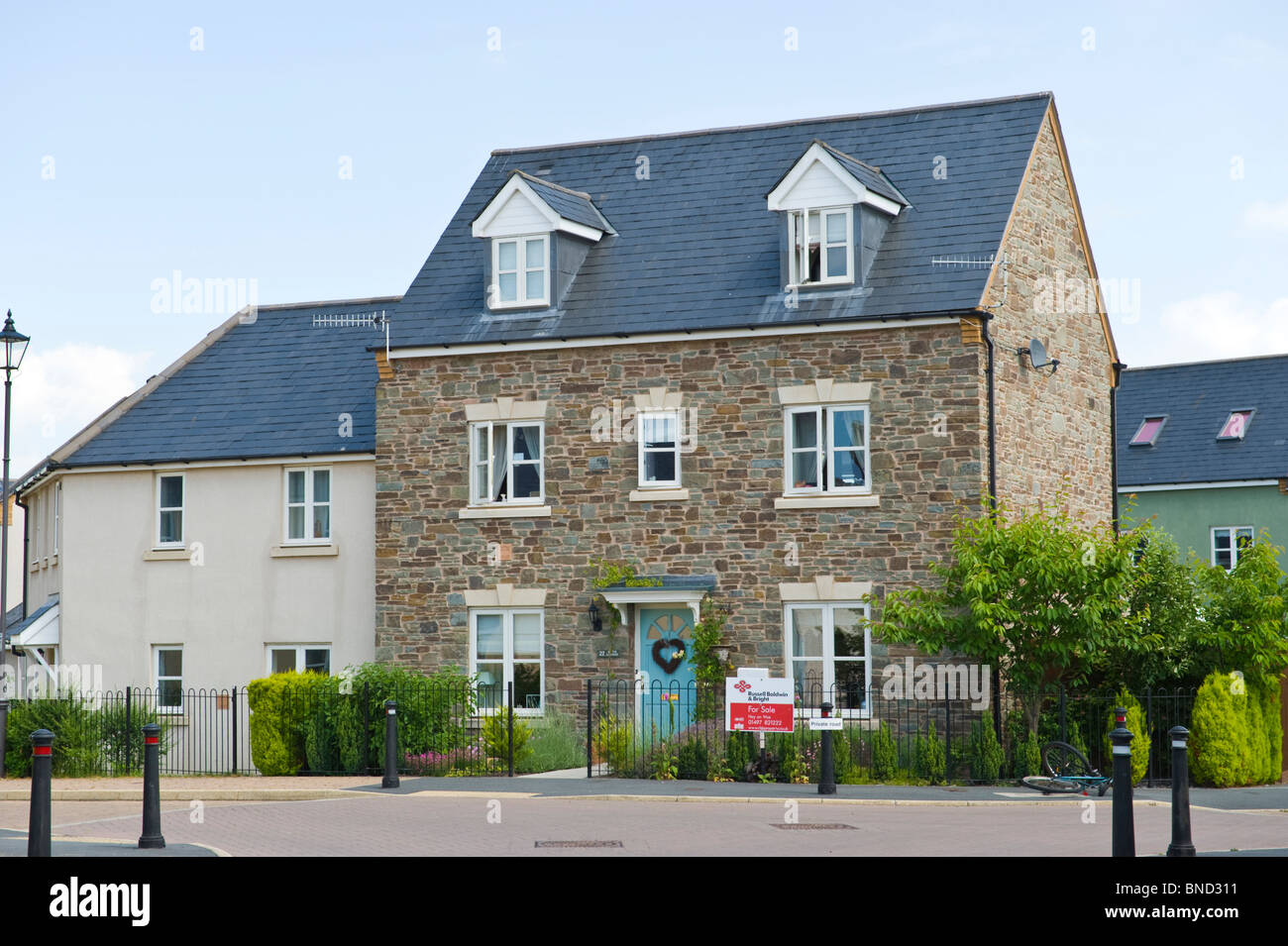 Houses rural powys hi-res stock photography and images - Alamy