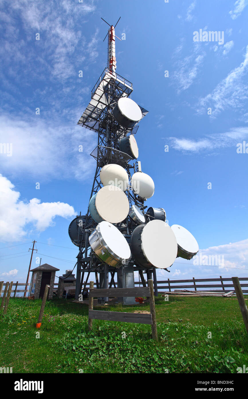 Broadcast antenna hi-res stock photography and images - Alamy