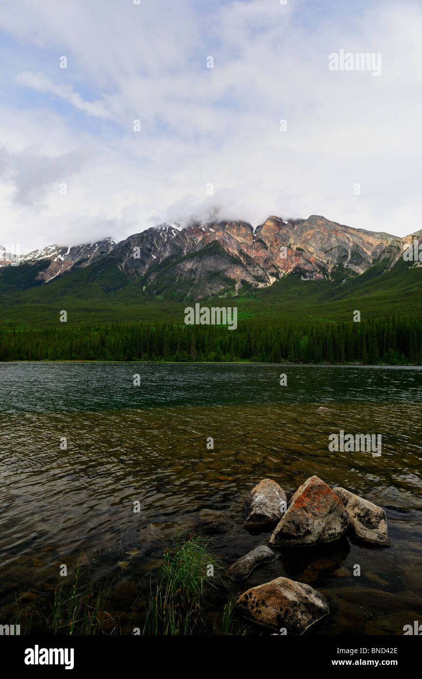 Pyramid lake canada hi-res stock photography and images - Alamy