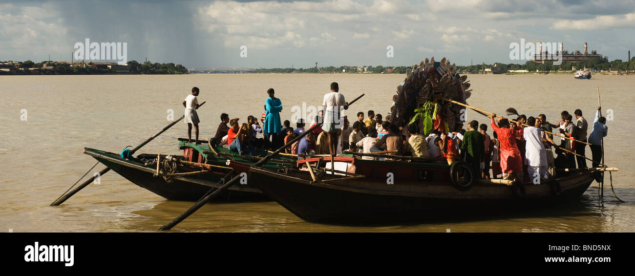Durga puja festival hooghly river boat hi-res stock photography and ...