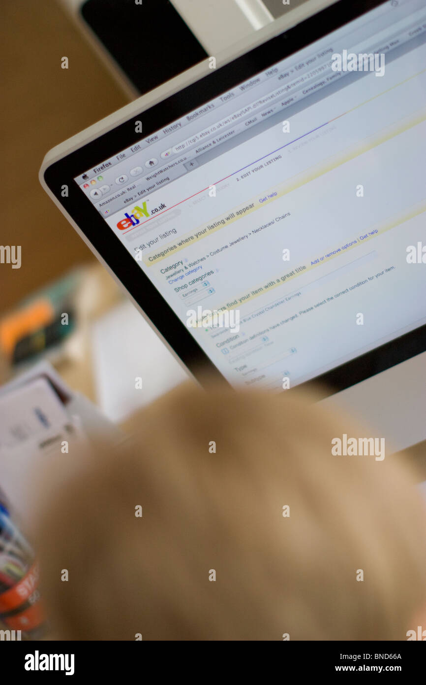 Internet auction hi-res stock photography and images - Alamy