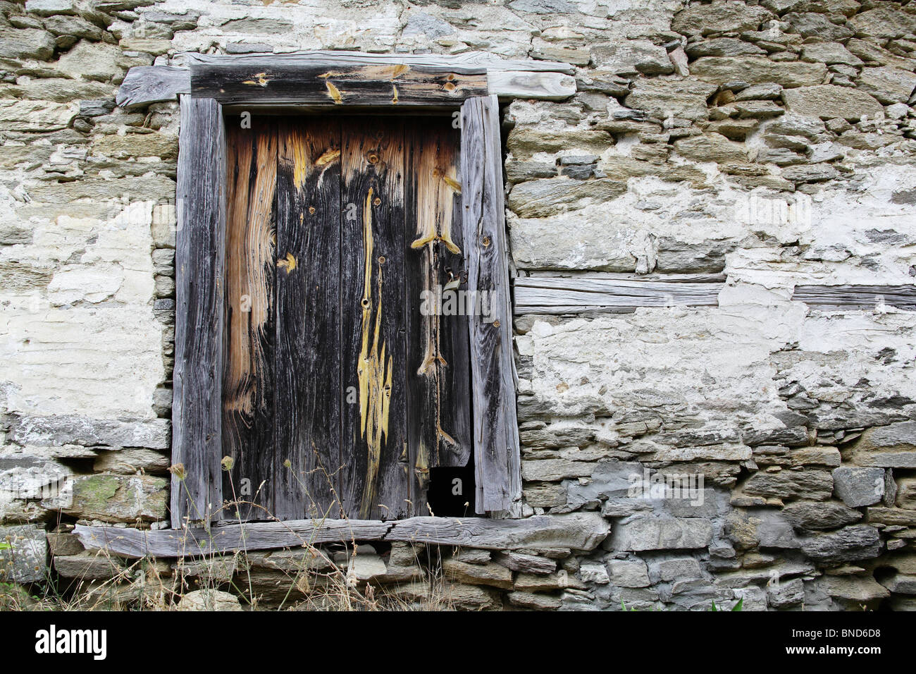 Rotten door hi-res stock photography and images - Alamy