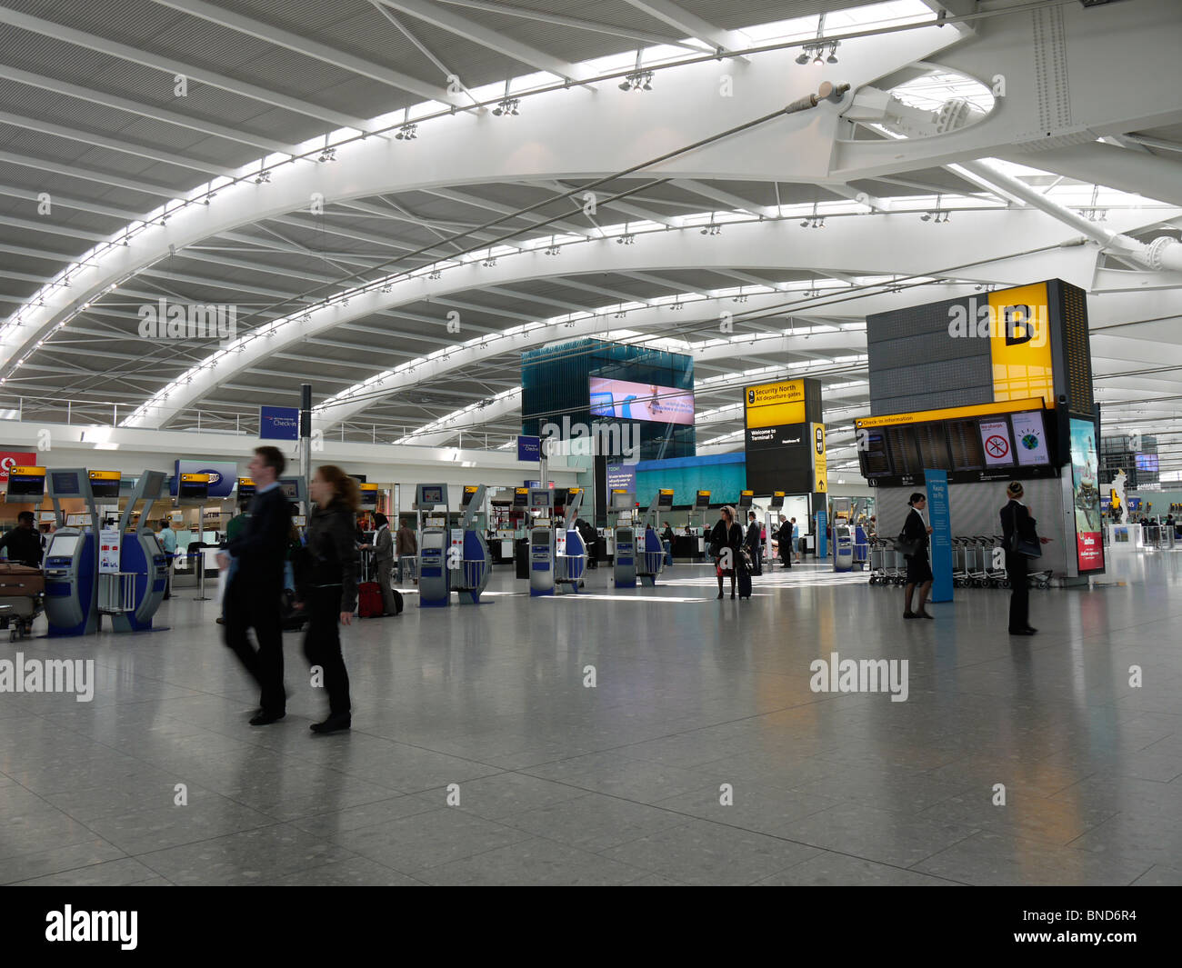 Heathrow terminal 5 interior hi-res stock photography and images - Alamy