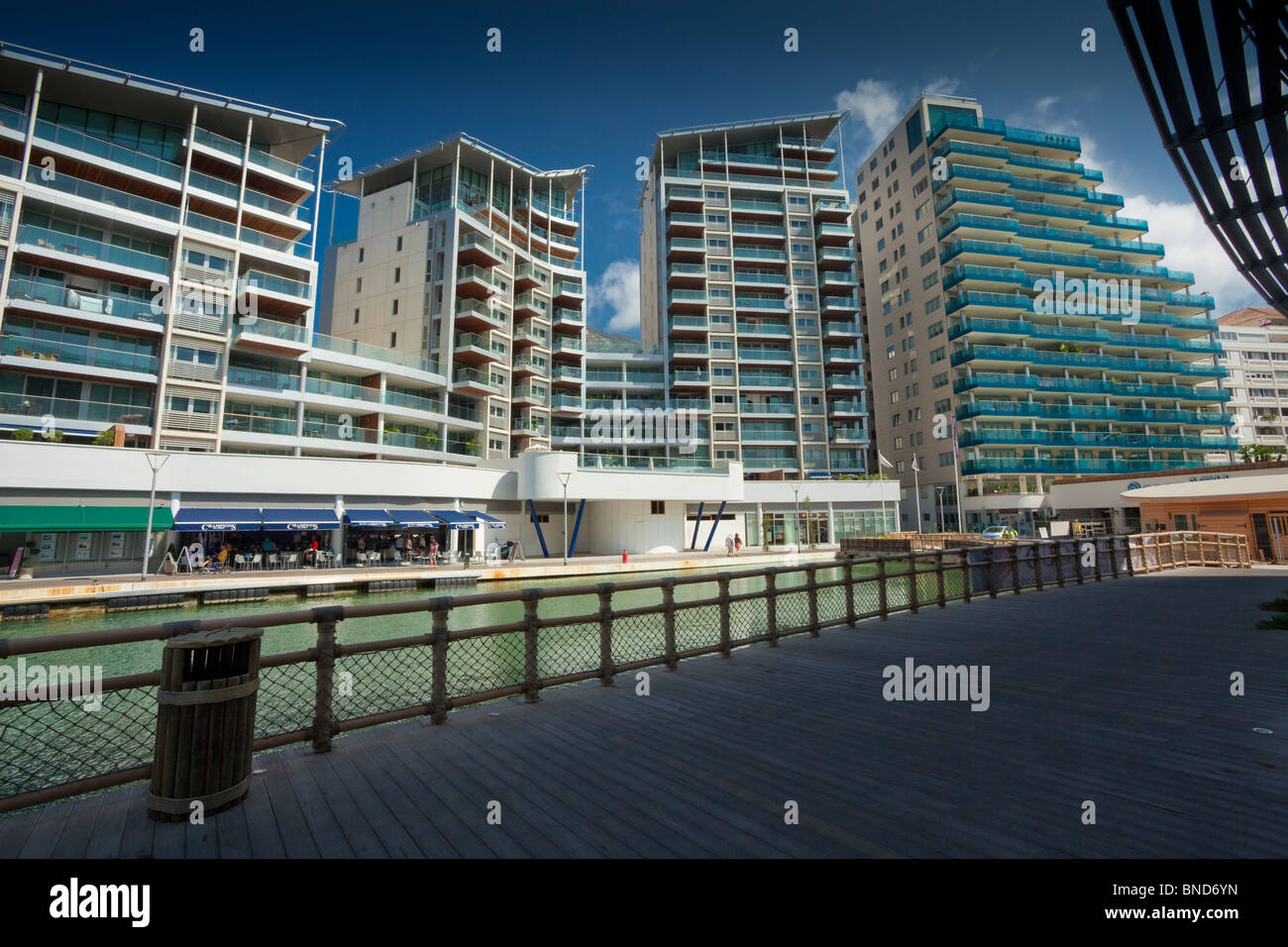 Modern tower blocks hi-res stock photography and images - Alamy