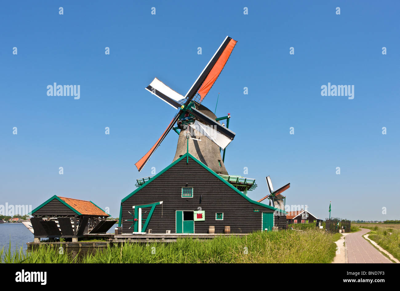 Historic windmill 'De Kat' at Zaanse Schans near Amsterdam Stock Photo - Alamy