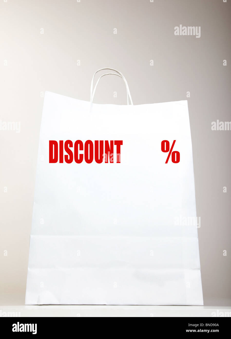White Shopping Bag with DISCOUNT text Stock Photo - Alamy