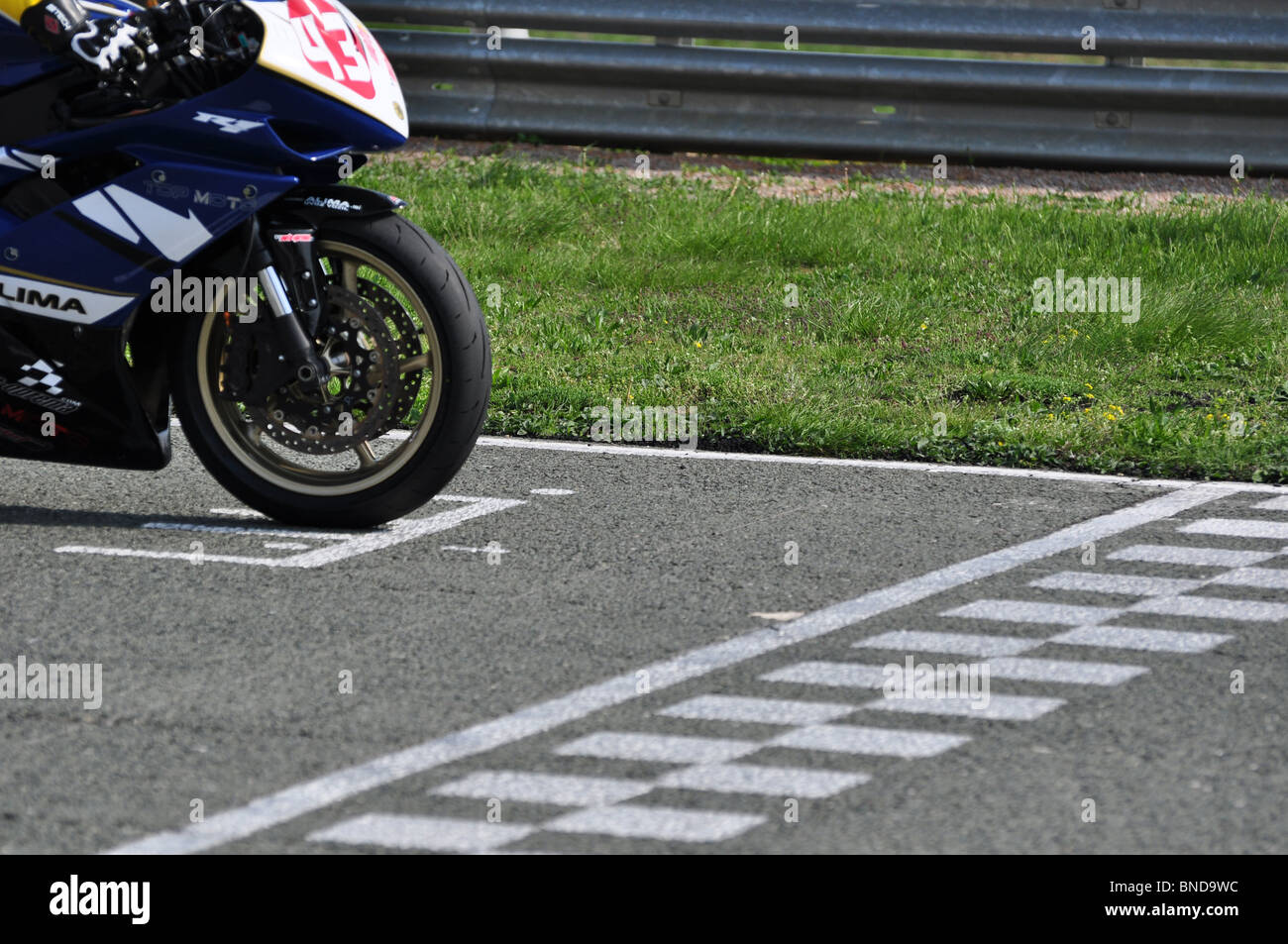 Position line hi-res stock photography and images - Alamy