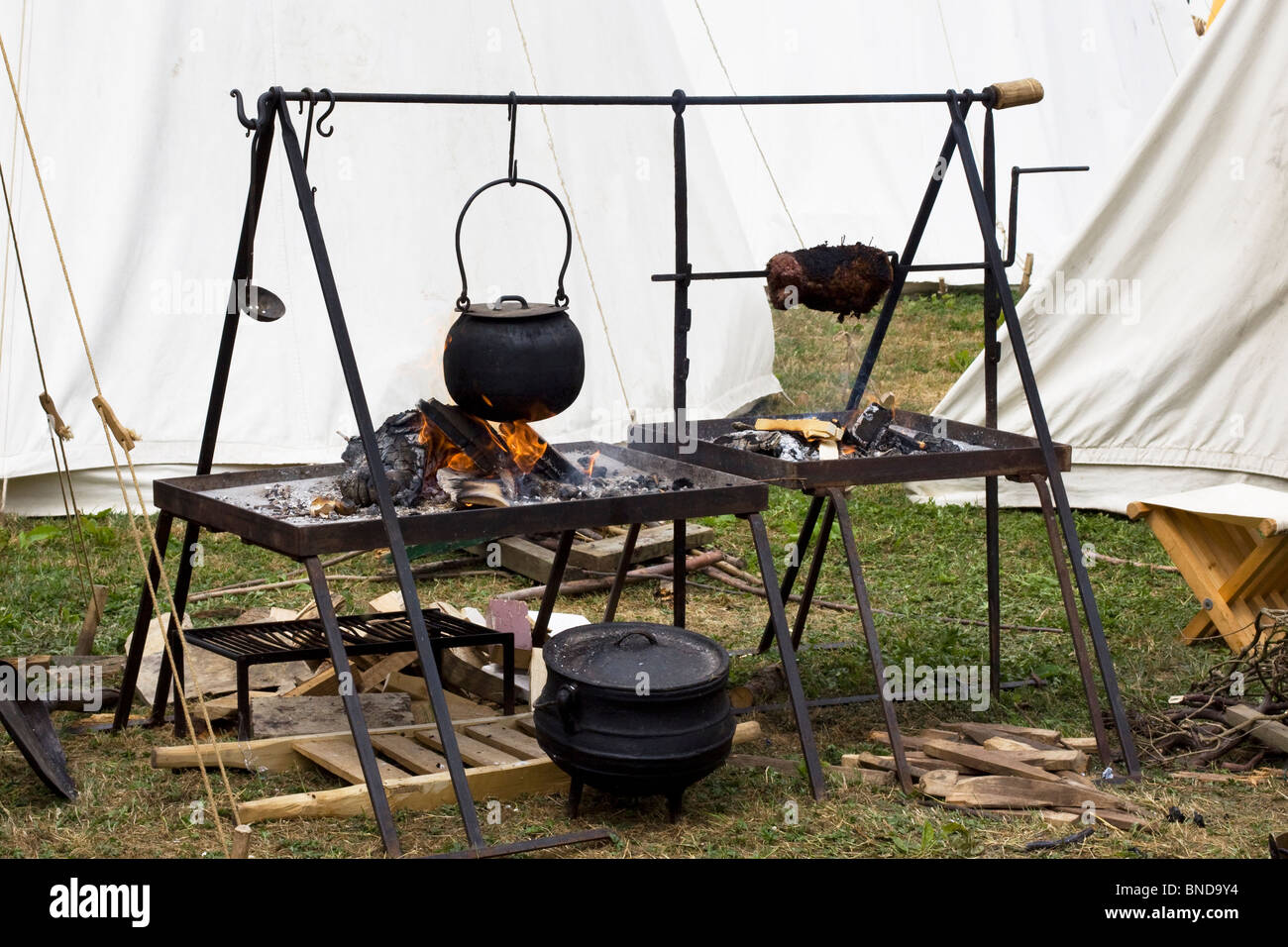 Medieval cooking fire hi-res stock photography and images - Alamy