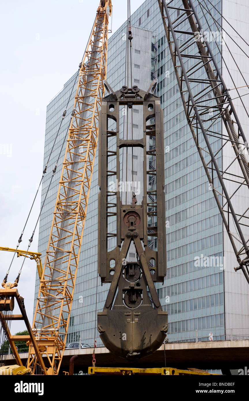 Greifer machine hi-res stock photography and images - Alamy