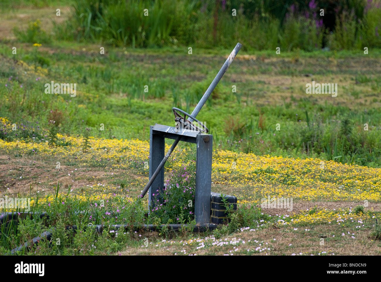 Irrigation gate hi-res stock photography and images - Alamy
