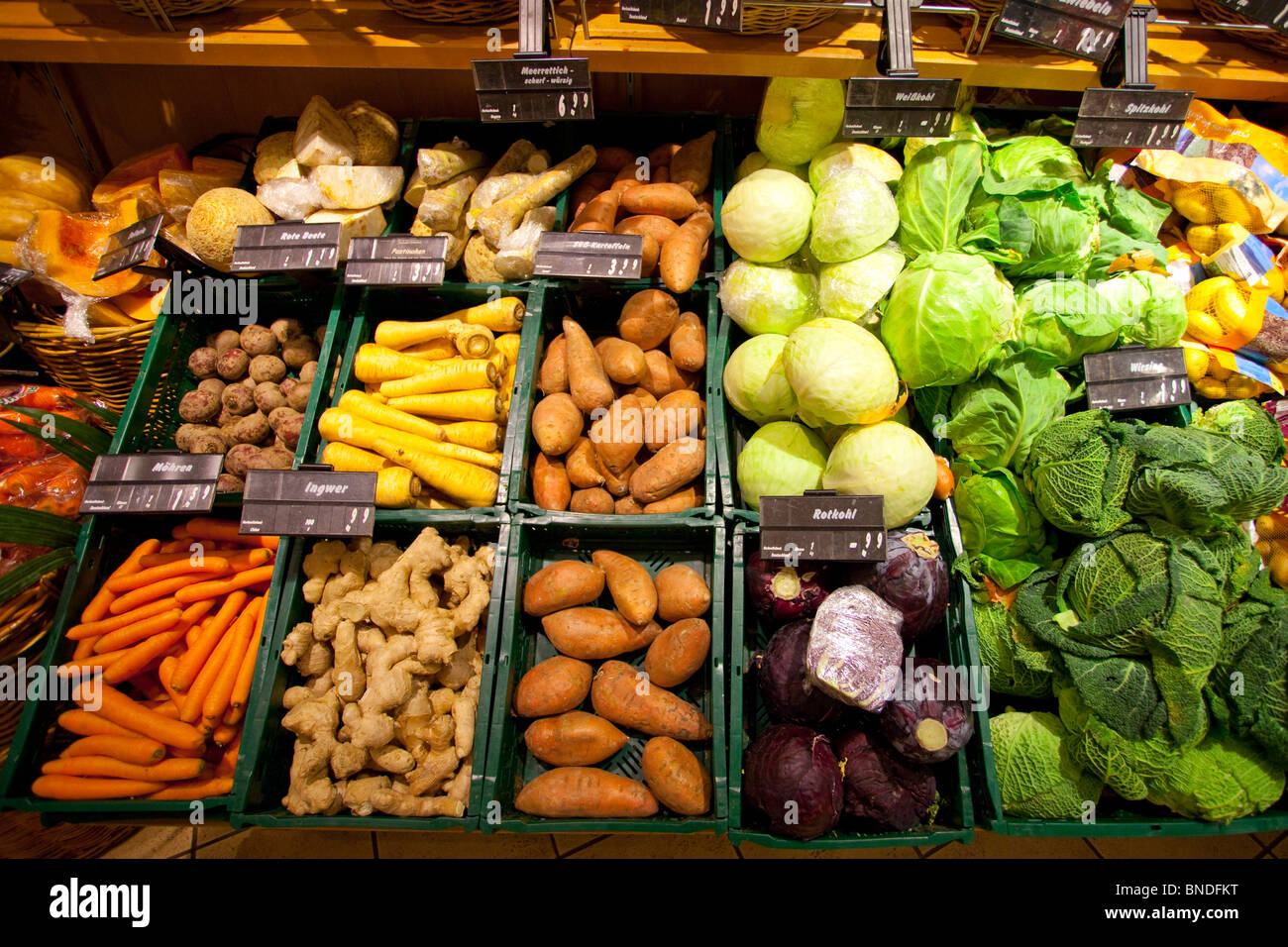 Fresh vegetables in the market stall Stock Photo - Alamy