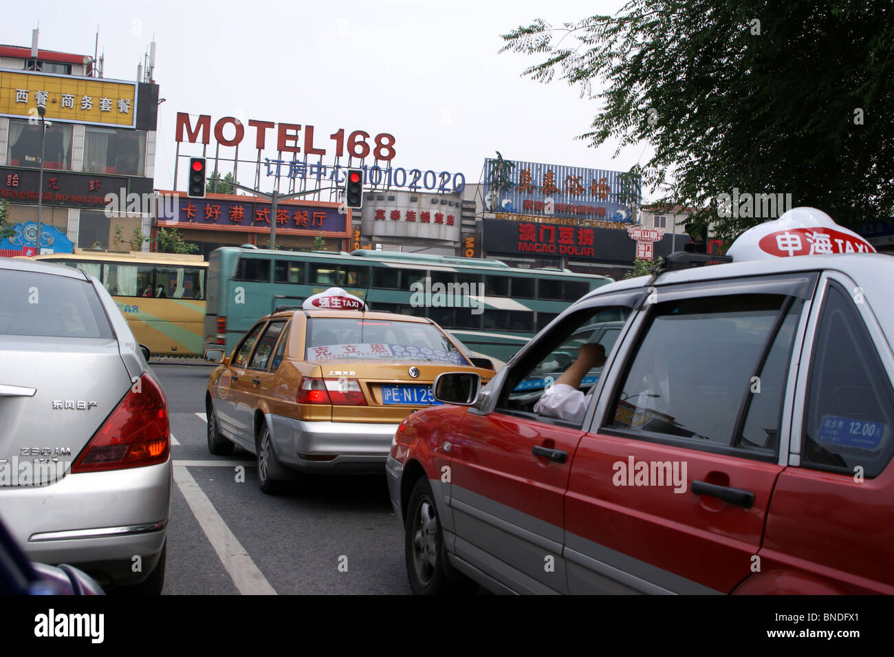 Shanghai taxi volkswagen hi-res stock photography and images - Alamy