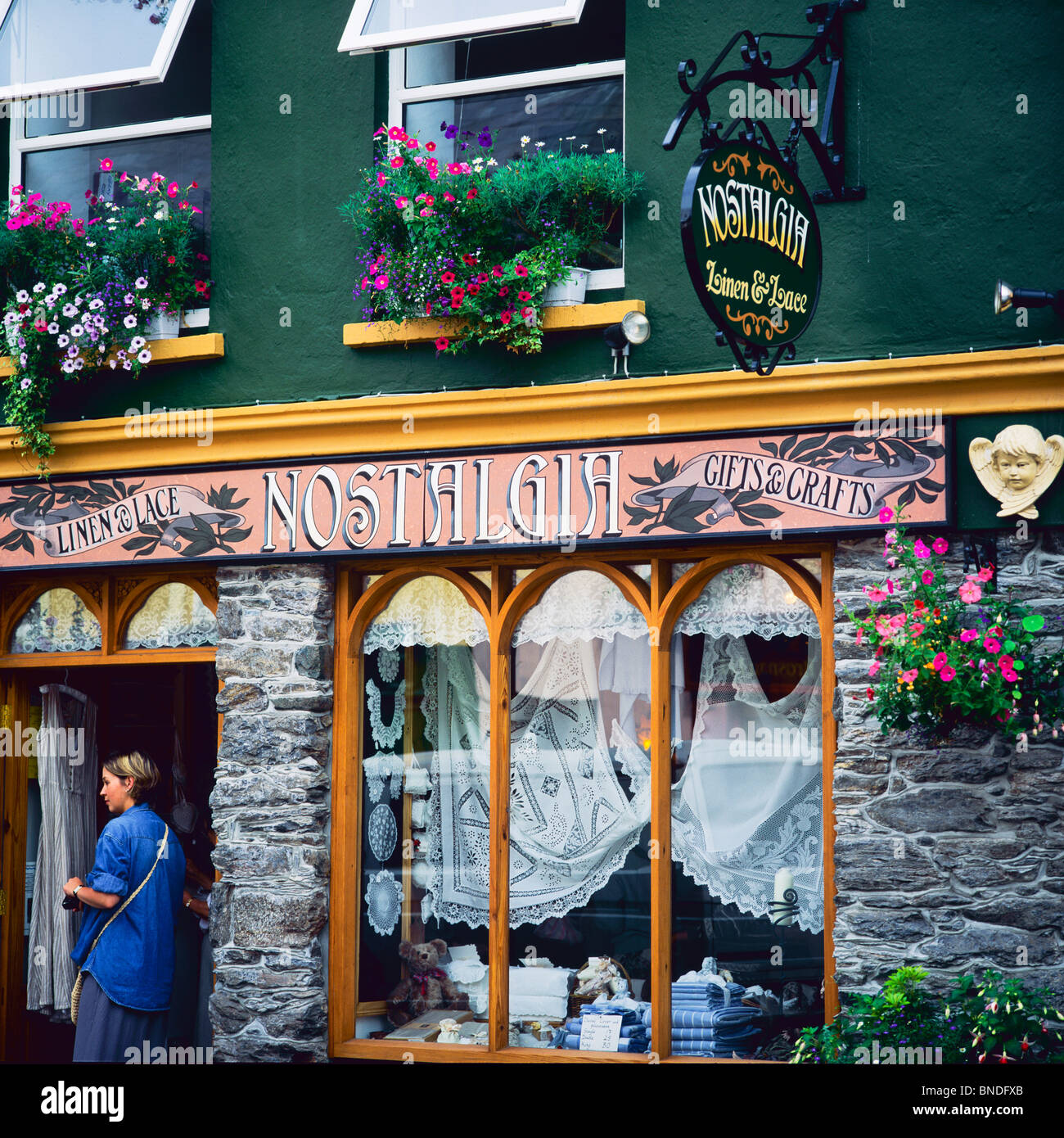 Irish lace hi-res stock photography and images - Alamy