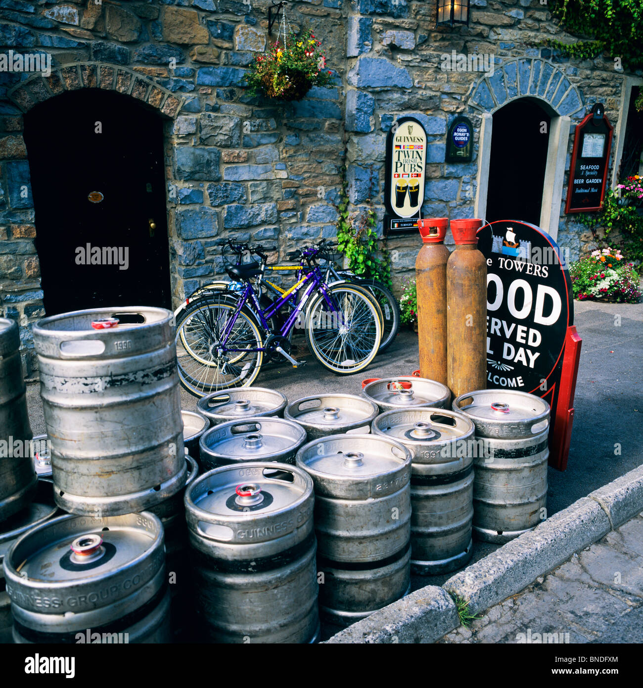 Guinness kegs hi-res stock photography and images - Alamy