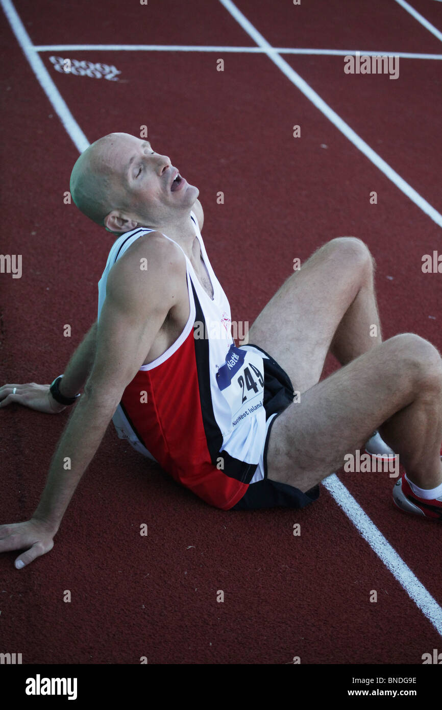 David ibbotson exhausted runner ninth hi-res stock photography and ...