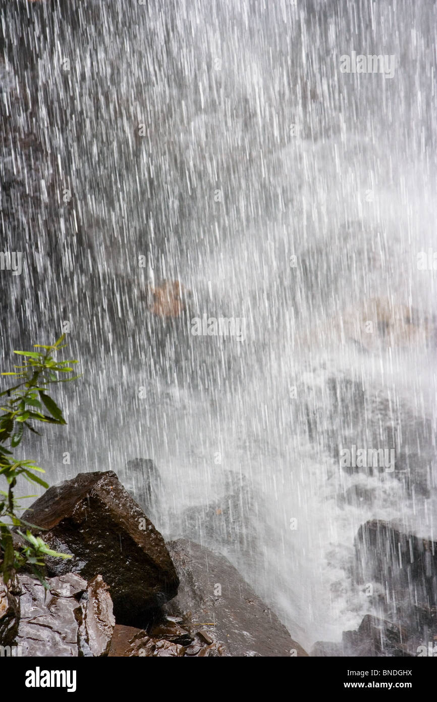 Waterfall cascading onto rocks hi-res stock photography and images - Alamy