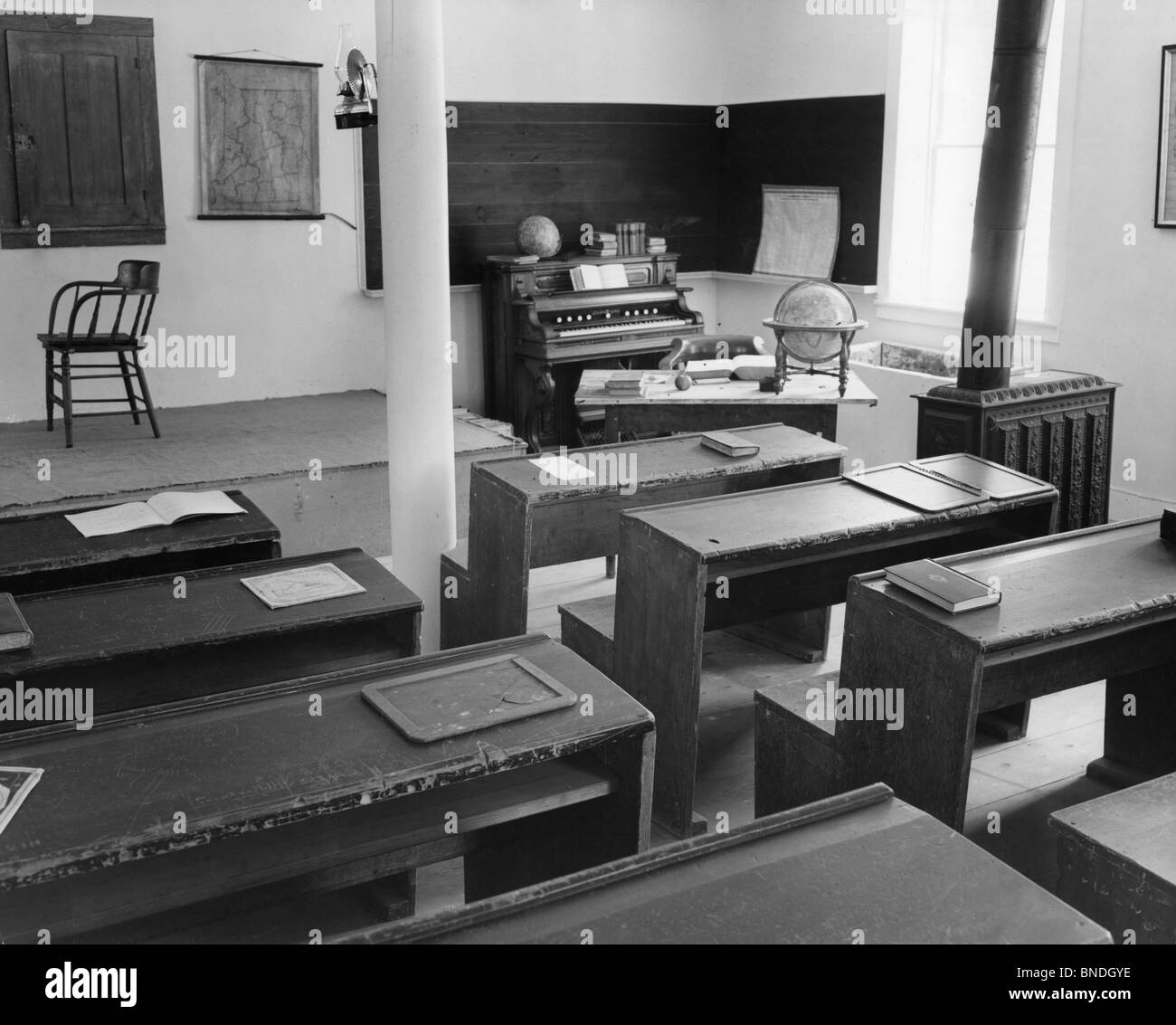 Empty desks Black and White Stock Photos & Images - Alamy